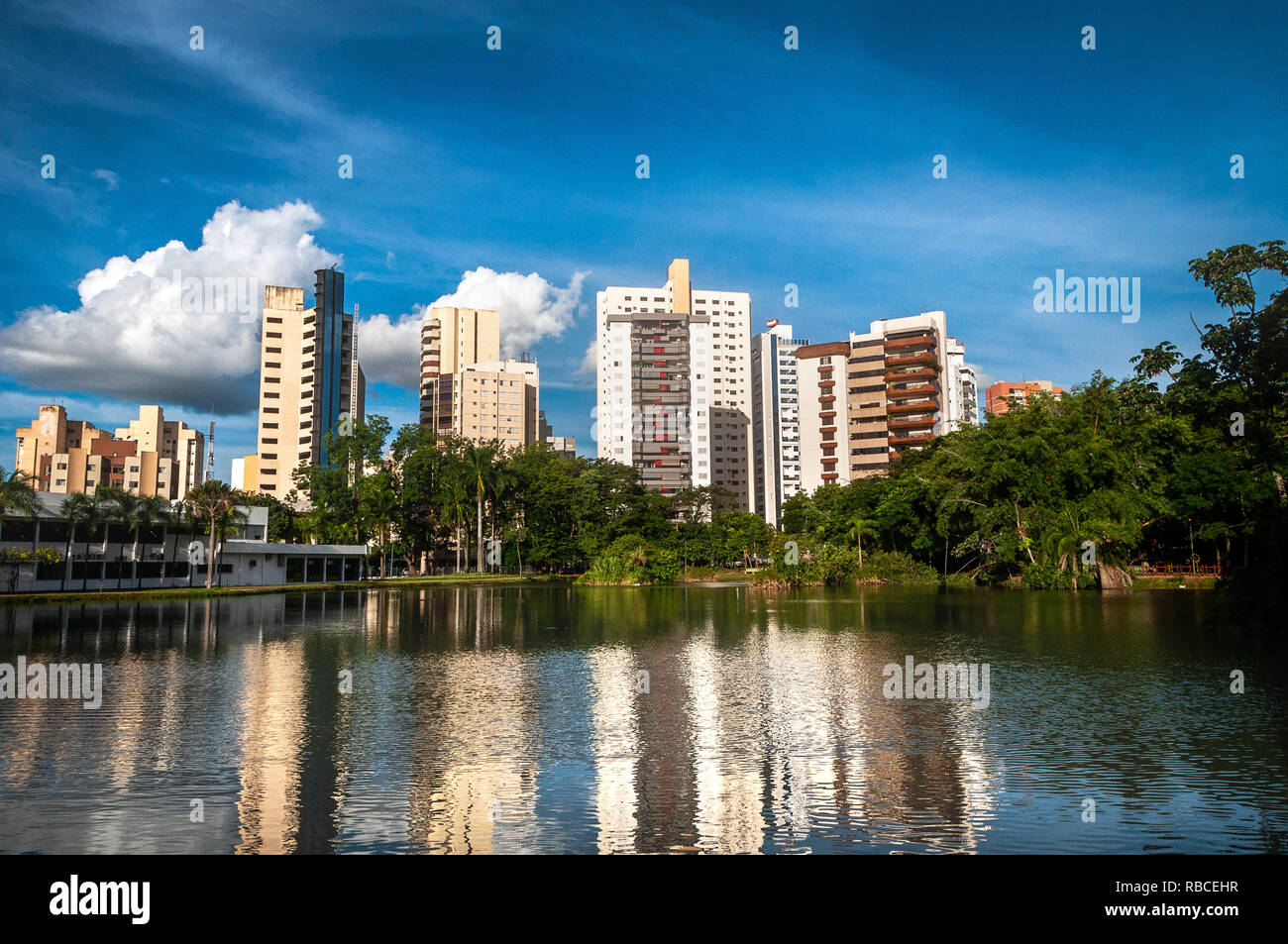 Lake buildings sky architecture hi-res stock photography and images - Alamy