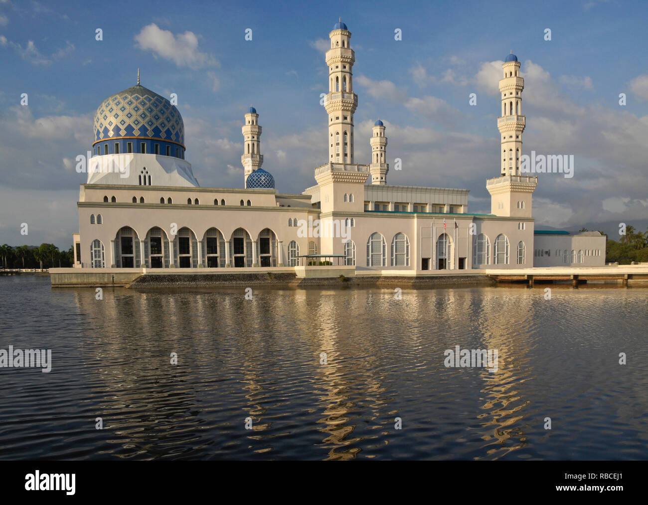 City Mosque on Likas Bay, Kota Kinabalu, Sabah (Borneo), Malaysia Stock ...