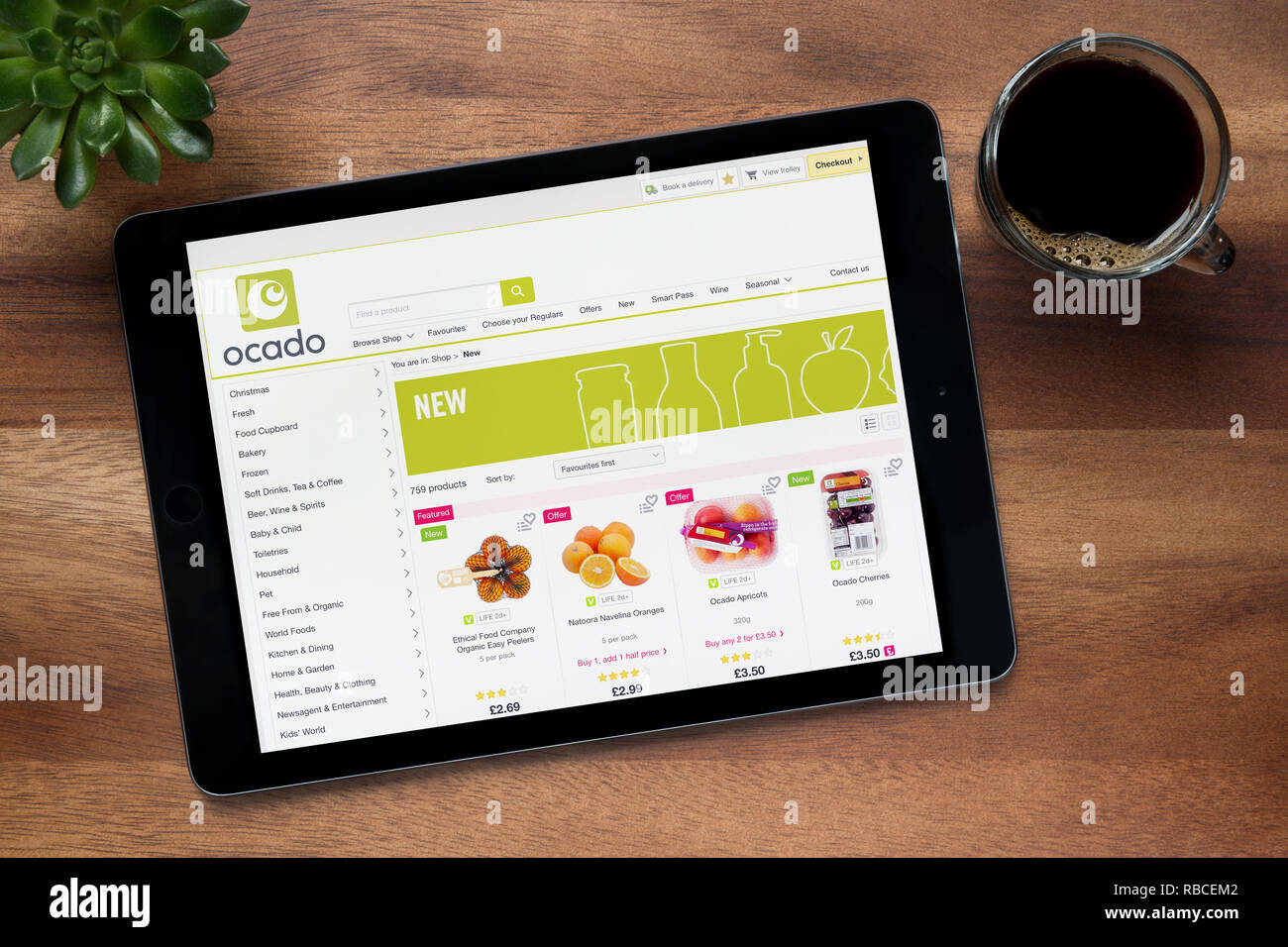 Ocado logo hi-res stock photography and images - Alamy