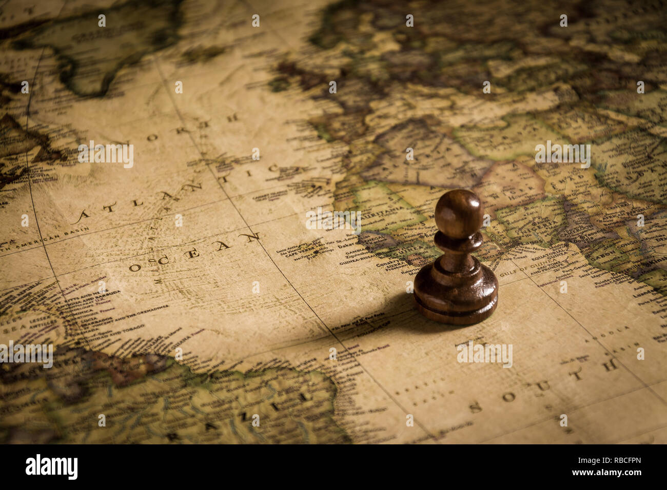 Chess world map hi-res stock photography and images - Alamy
