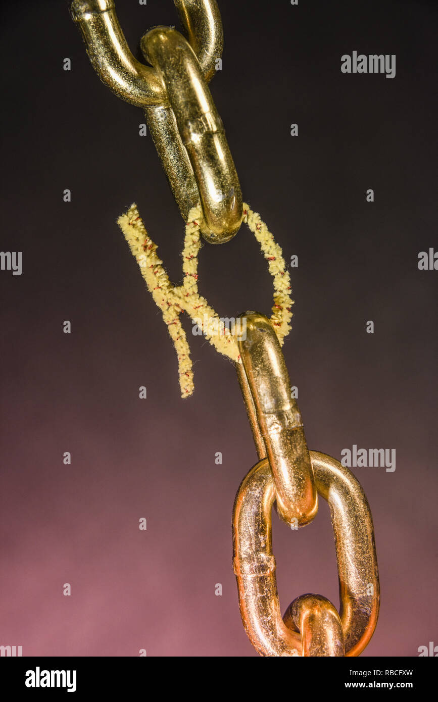 Weak Link in a Chain Stock Photo - Alamy