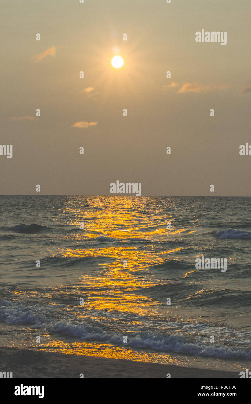 Vintage beach images hi-res stock photography and images - Alamy