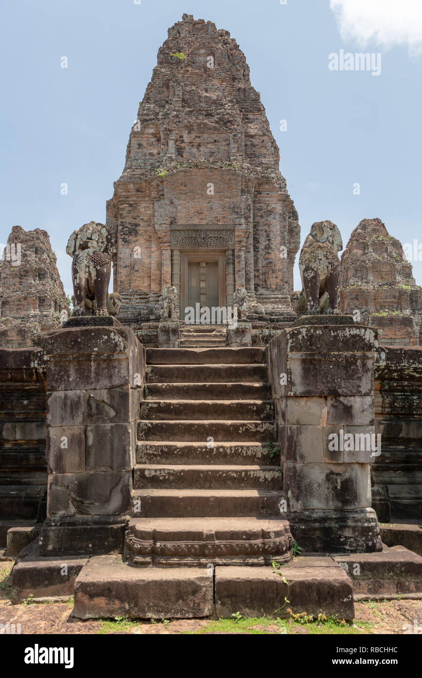 Central stone tower of East Mebon temple Stock Photo - Alamy
