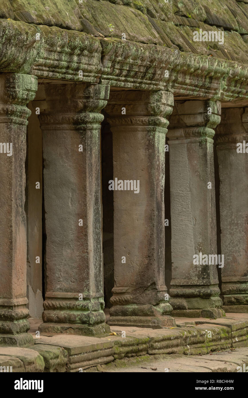 Colonnade stone pillars under hi-res stock photography and images - Alamy