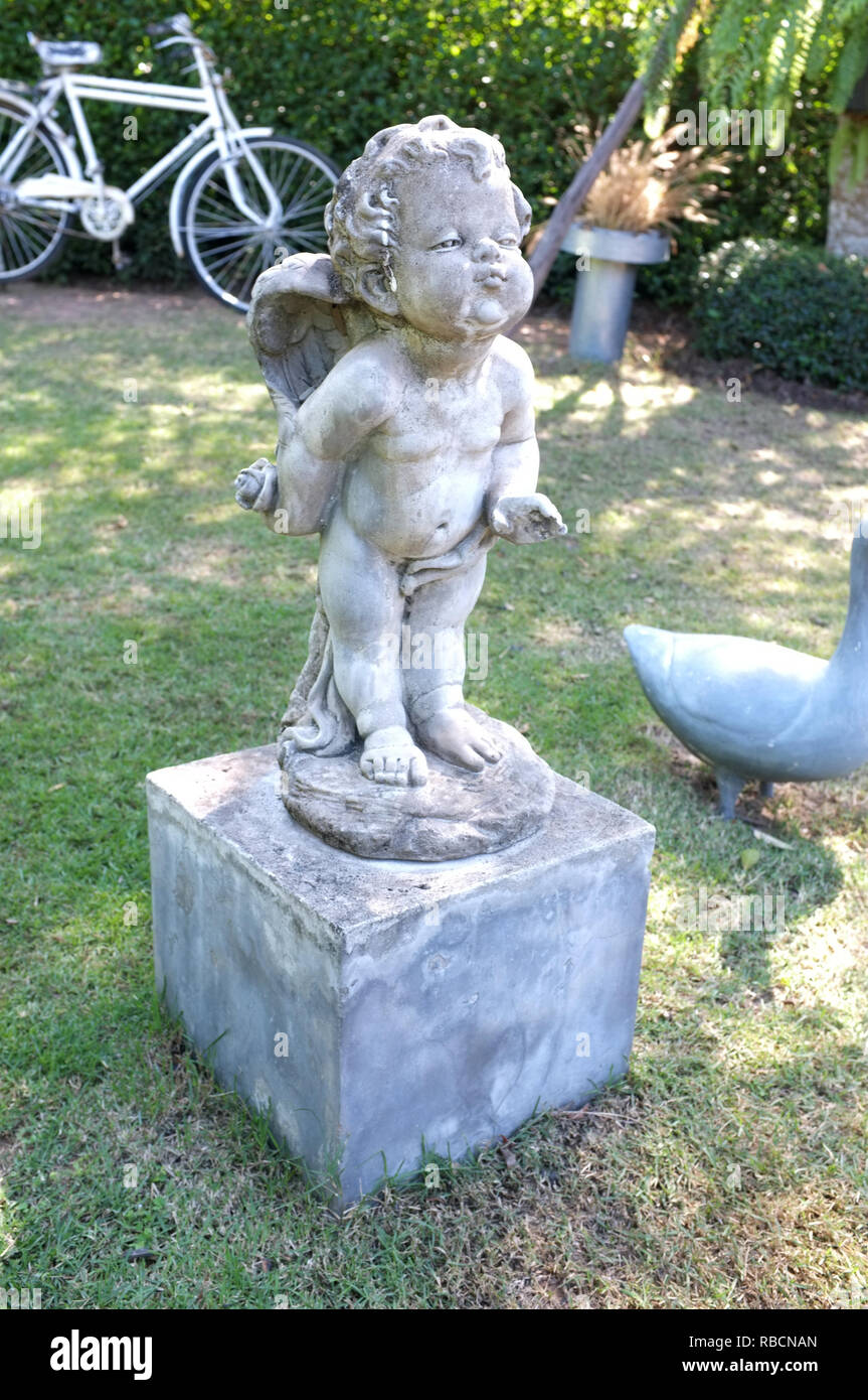 Cupid figure hi-res stock photography and images - Alamy