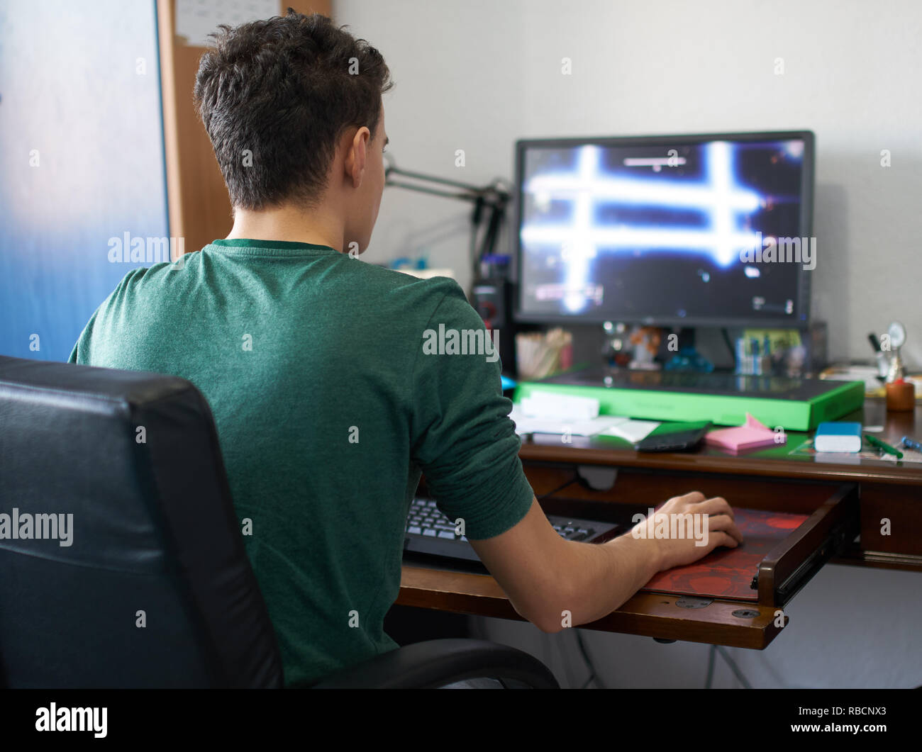 Playing video games teenagers hi-res stock photography and images - Alamy