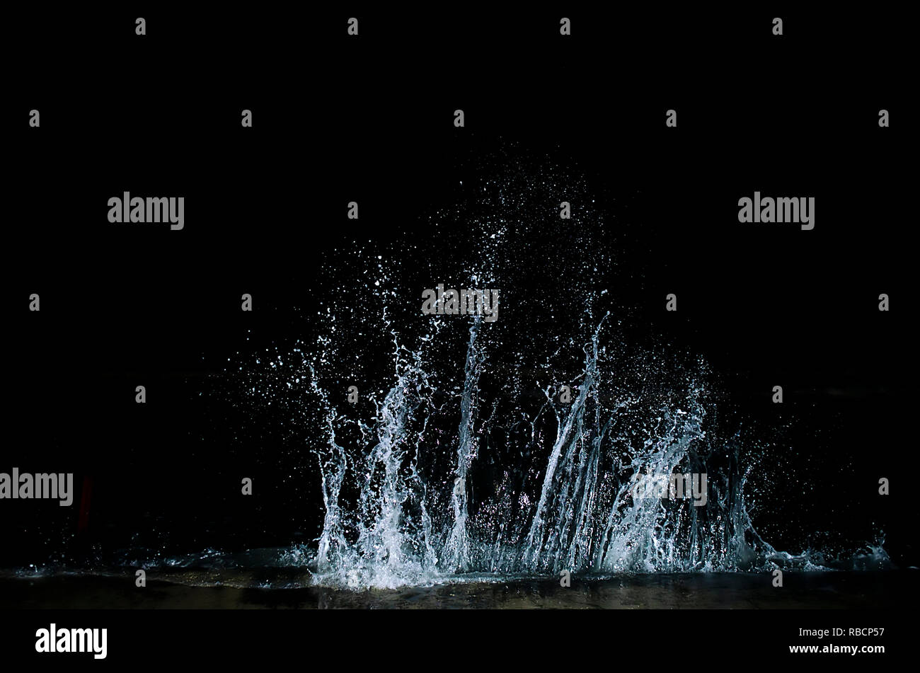 Wave splash night hi-res stock photography and images - Alamy