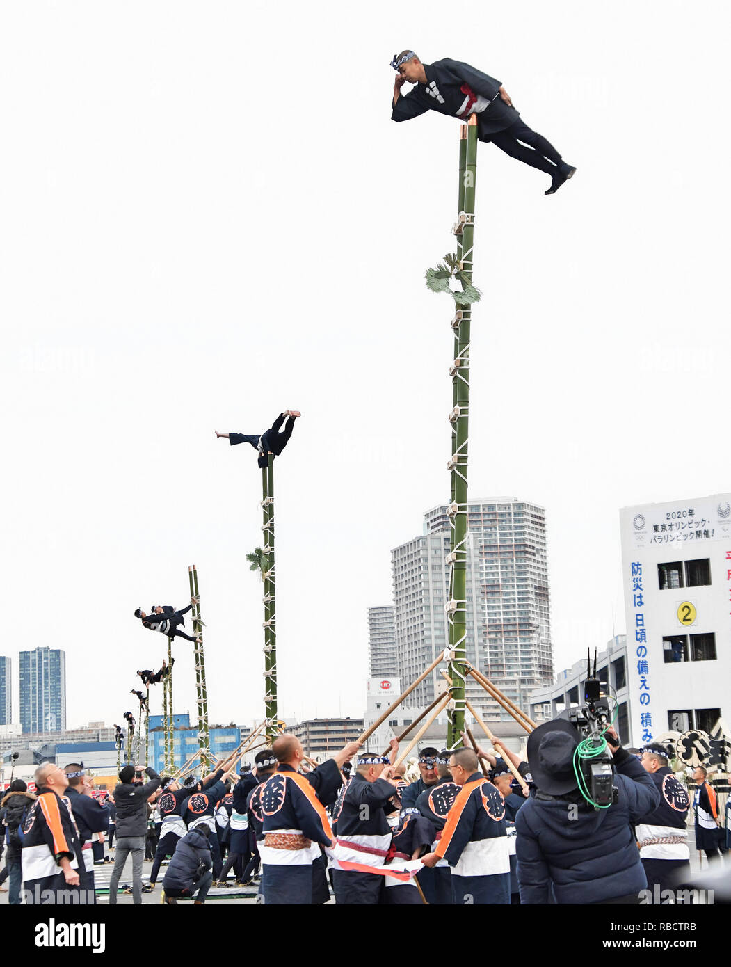 Japanese bamboo ladder hi-res stock photography and images - Alamy