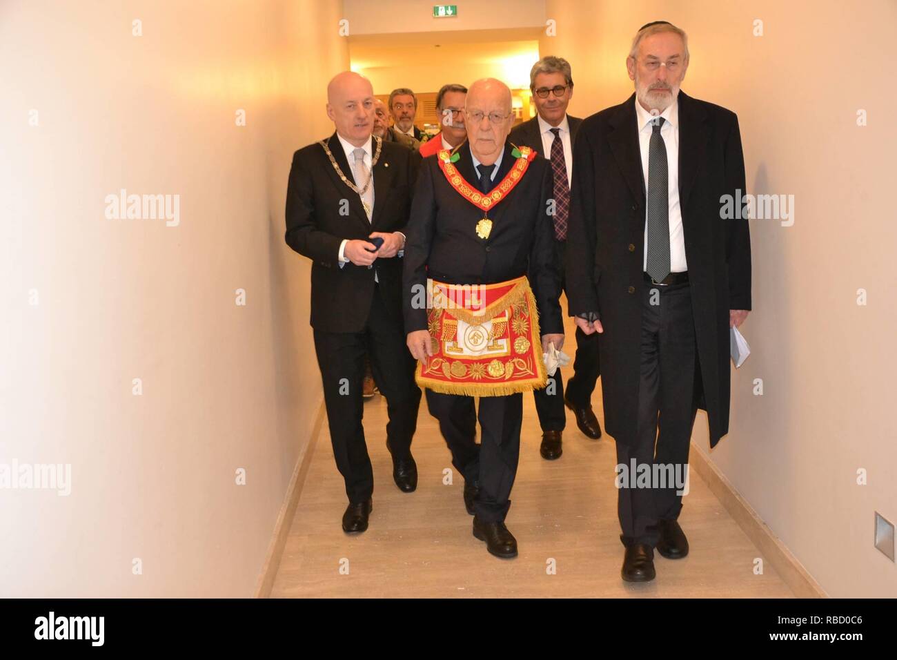 Chief rabbi e hi-res stock photography and images - Alamy