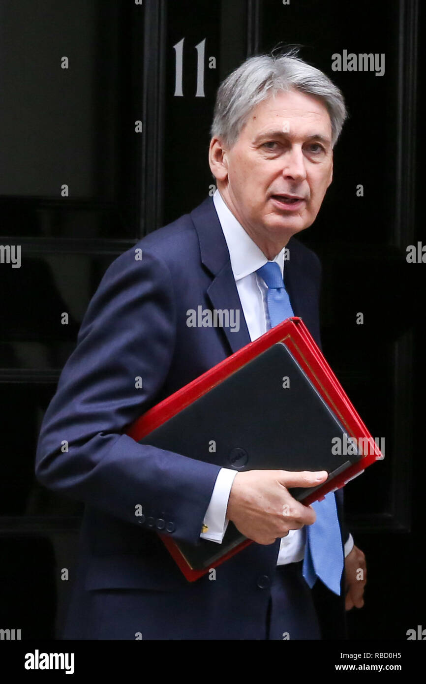 Number 9 downing street hi-res stock photography and images - Alamy