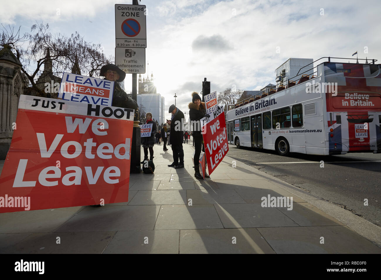 London, UK. 9th Jan, 2019. Leave supporters campaign outside Parliament ...
