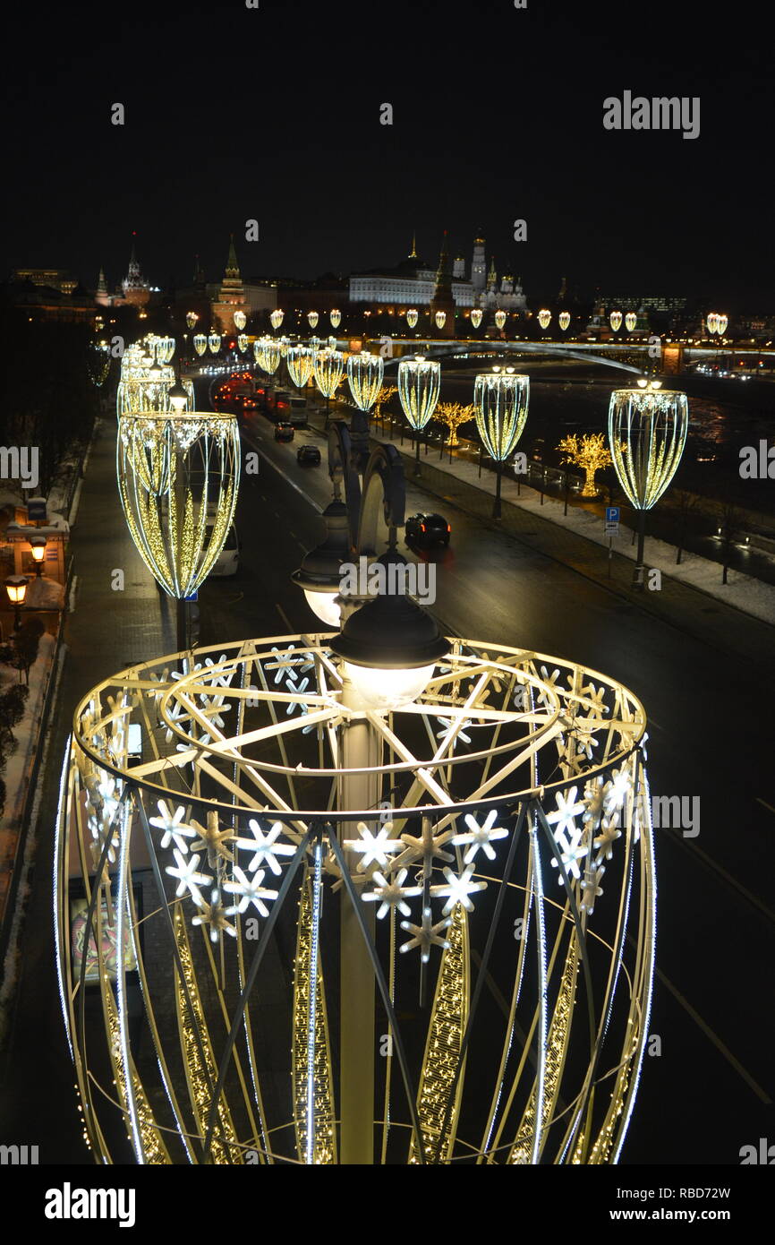 Moscow, Russia. 9th Jan 2019. Festive decorations on the streets of ...
