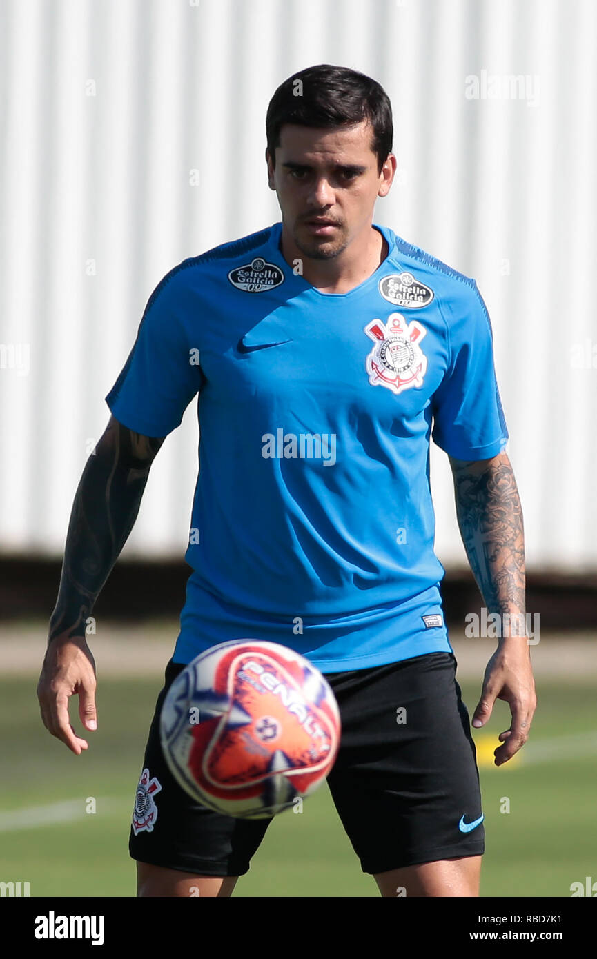 SP - Sao Paulo - 09/01/2019 - Training of Corinthians - Fagner during ...