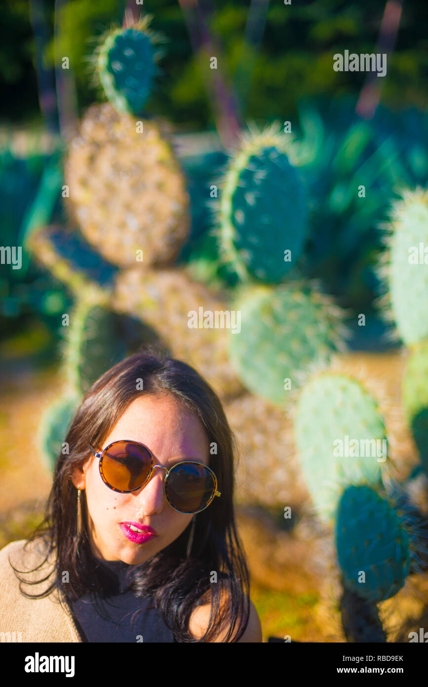 Latin female model poses for pictures in Barcelona, Spain. Barcelona's ...