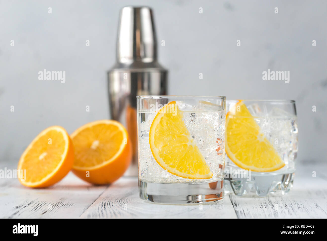 Glasses of gin and tonic Stock Photo - Alamy