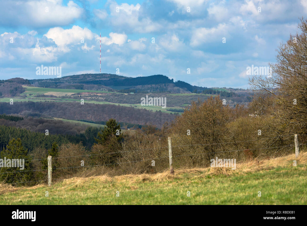 Tall hills hi-res stock photography and images - Alamy