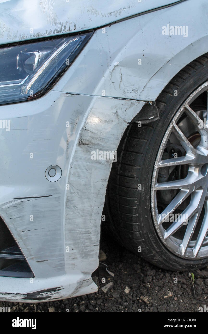 Car Crash; Smashed Windscreen / Roof Damage / Bodywork Damage / Wing ...