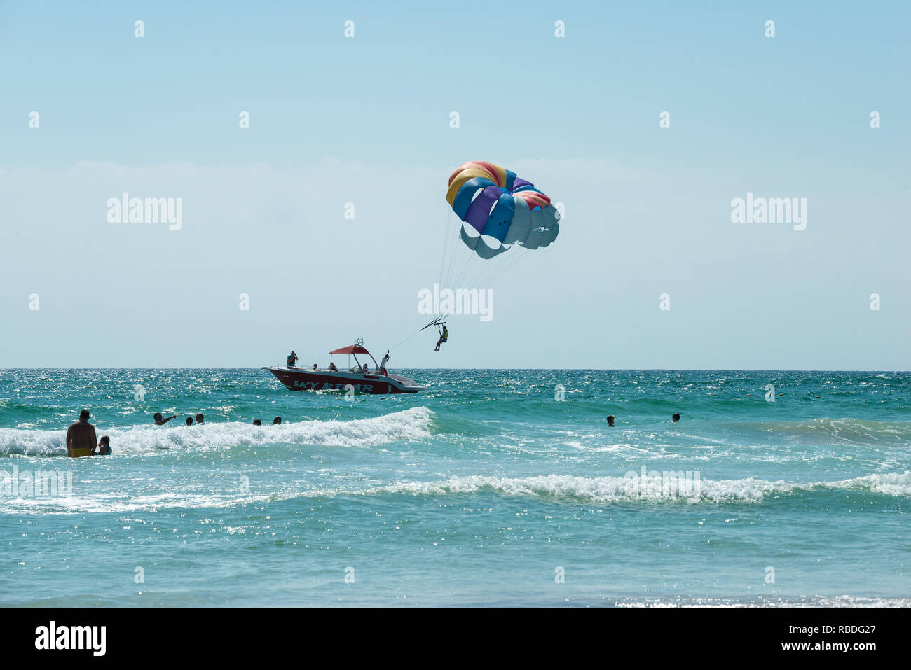 Parasailing, Salalah, Dhofar Governorate, Oman Stock Photo - Alamy