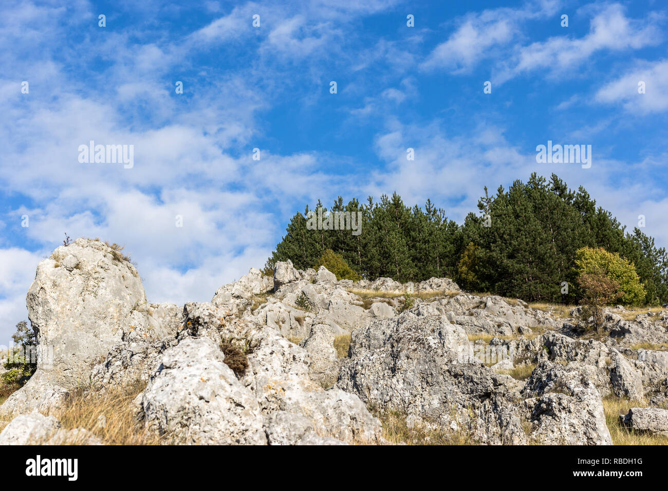 Rocky hill landscape hi-res stock photography and images - Alamy