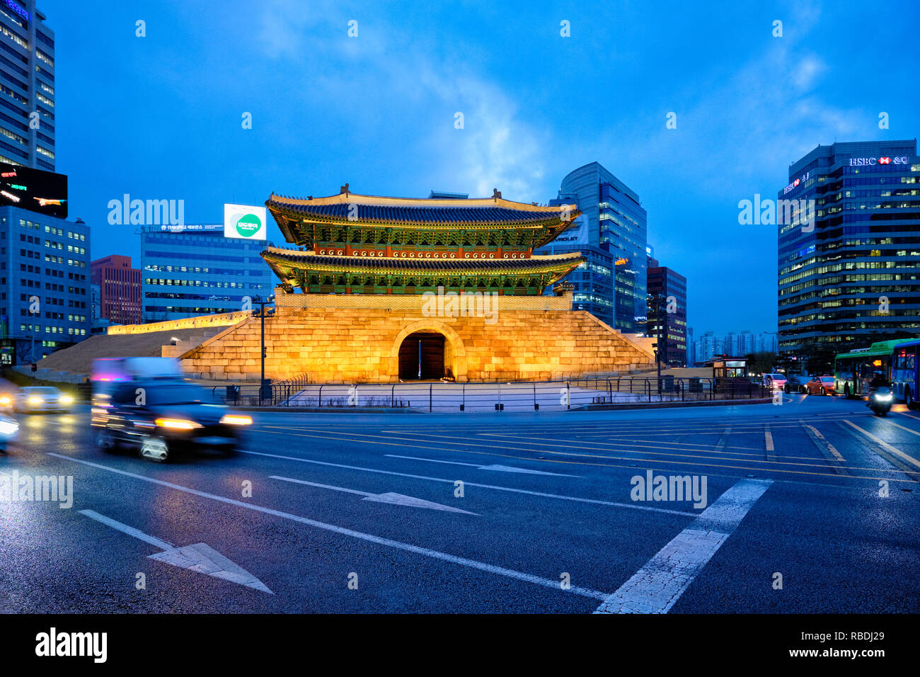 Seoul namdaemun gate hi-res stock photography and images - Alamy