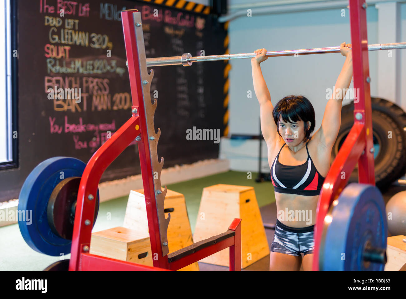 Overhead press hi-res stock photography and images - Alamy