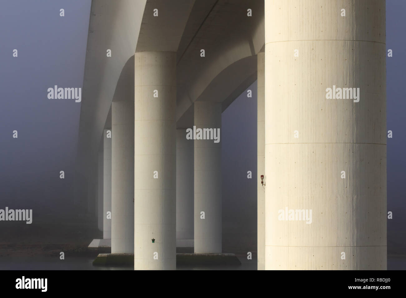 New concrete arch bridges hi-res stock photography and images - Alamy