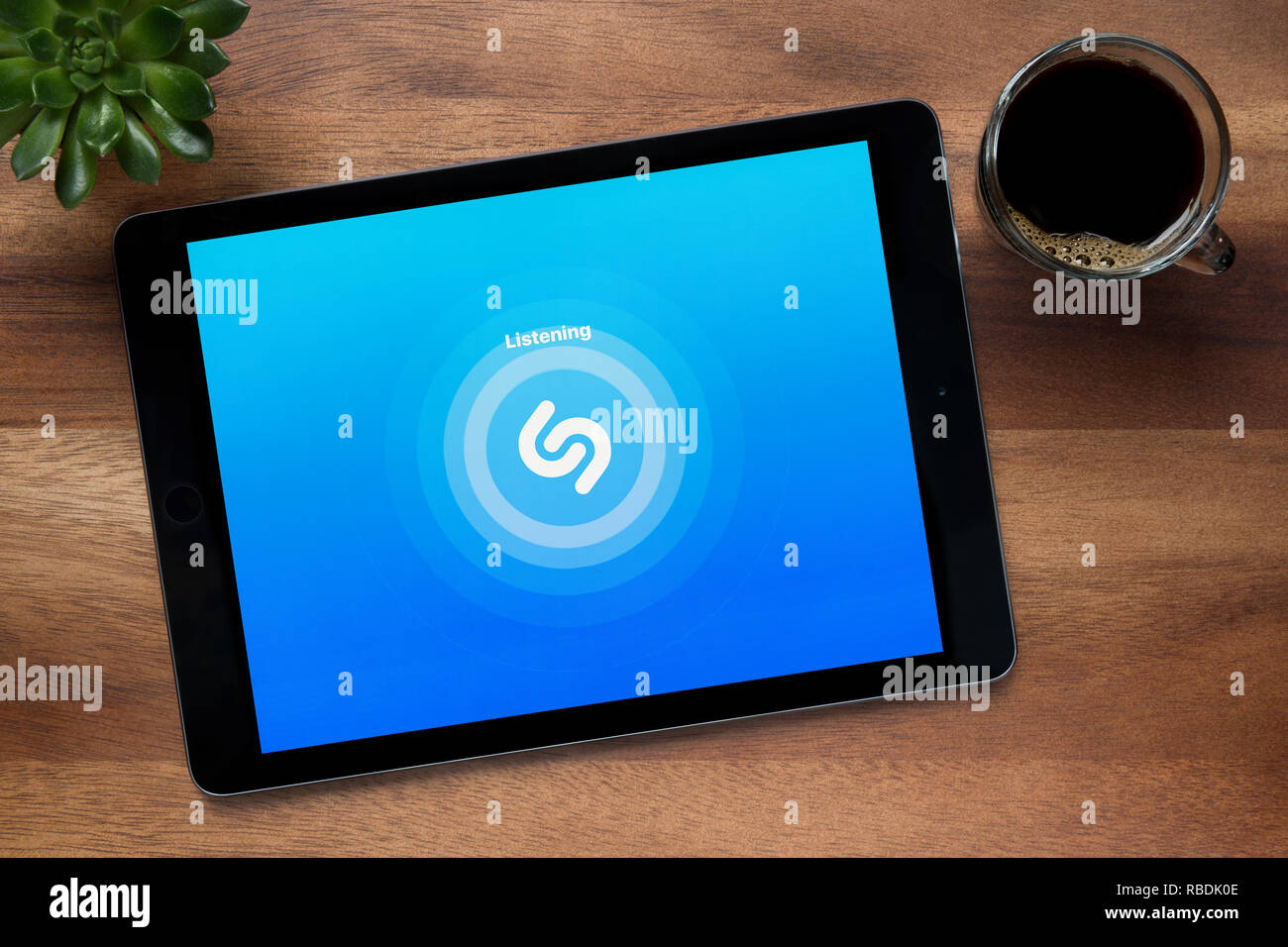 éditorial shazam hi-res stock photography and images - Alamy