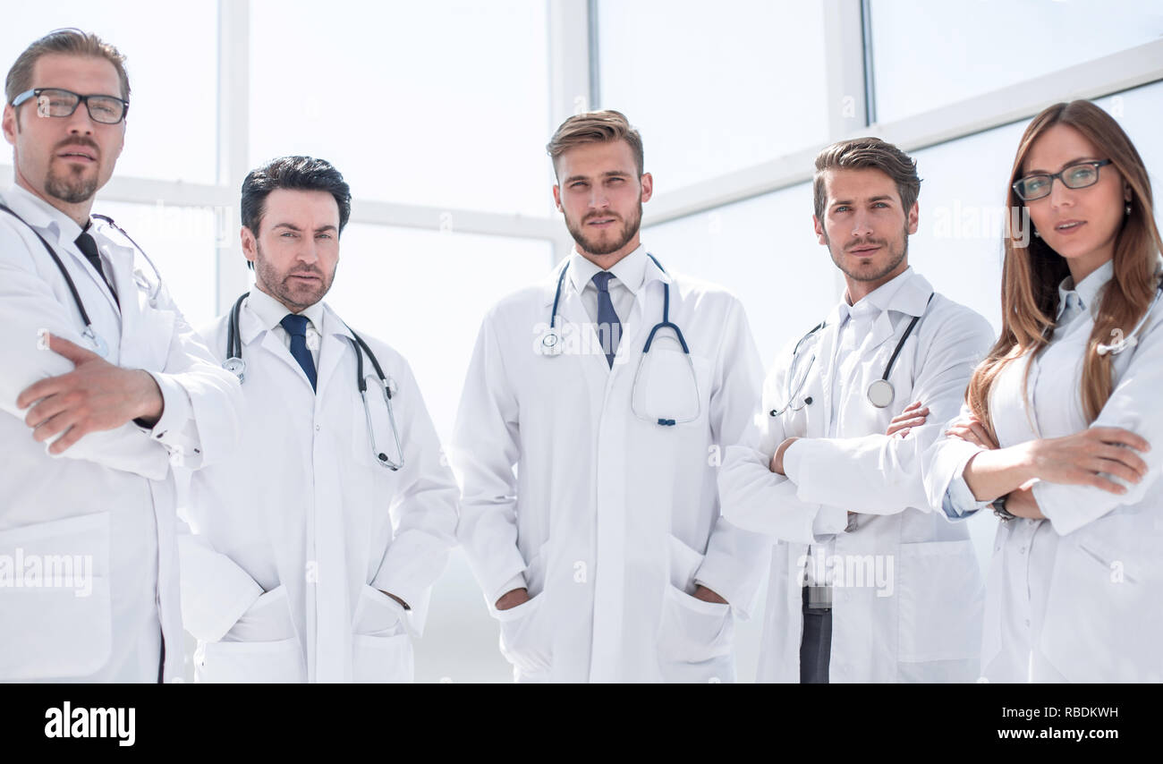 portrait of a group of doctors of the medical center Stock Photo - Alamy