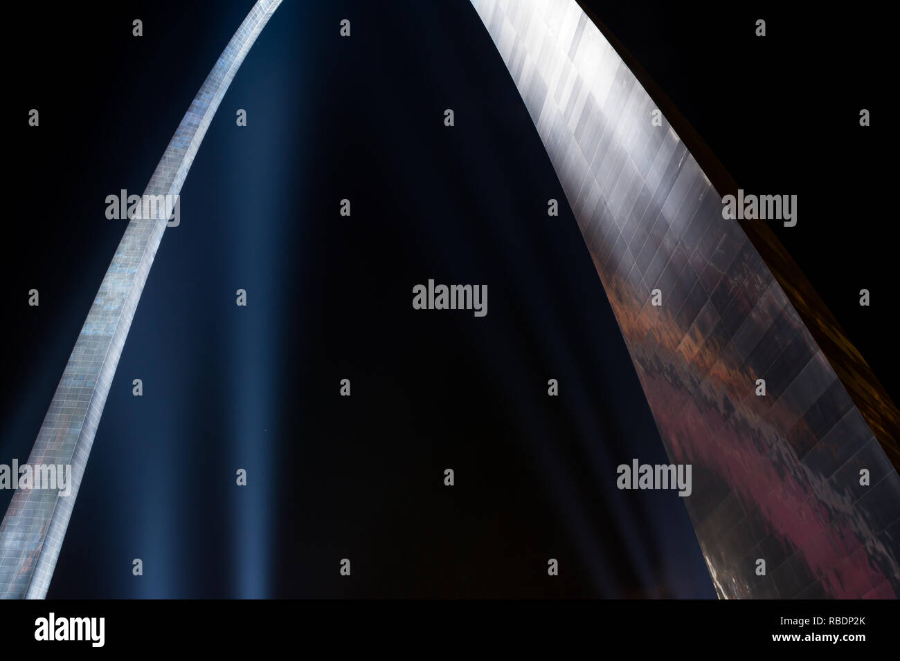 The Gateway Arch at night in St. Louis, Missouri Stock Photo - Alamy