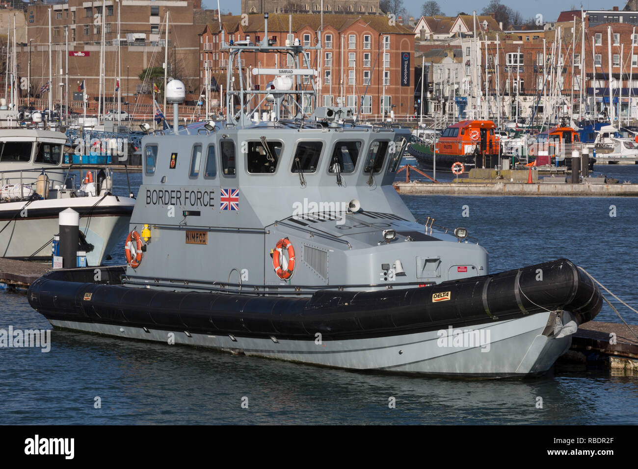 Uk border patrol boat hi-res stock photography and images - Alamy