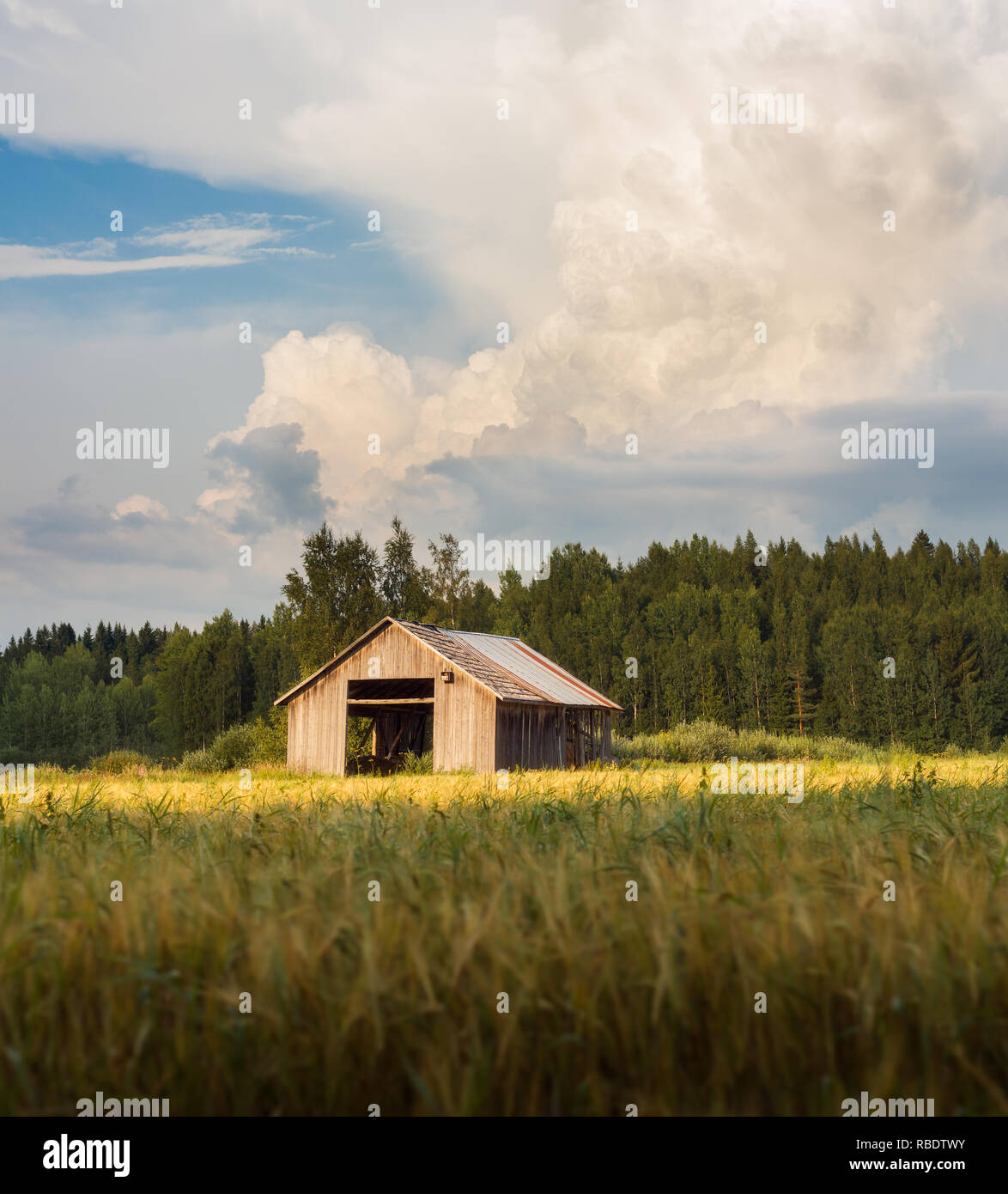 Country side life hi-res stock photography and images - Alamy