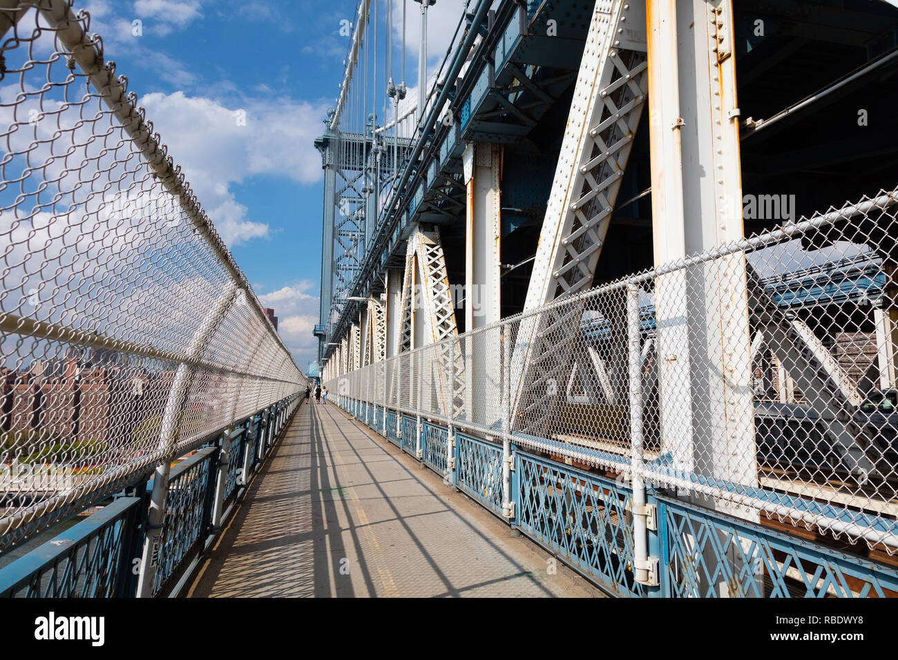 Manhattan Bridge Footpath in New York City Stock Photo - Alamy
