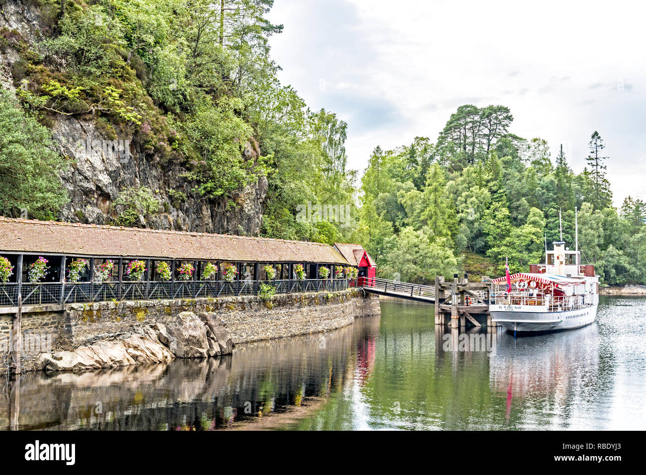Loch Katrine (Trossachs, Scotland): The steamer “Sir Walter Scott ...