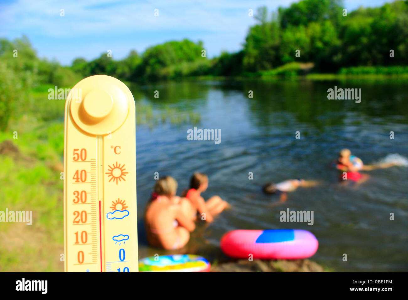 Hot warm summer weather hi-res stock photography and images - Alamy