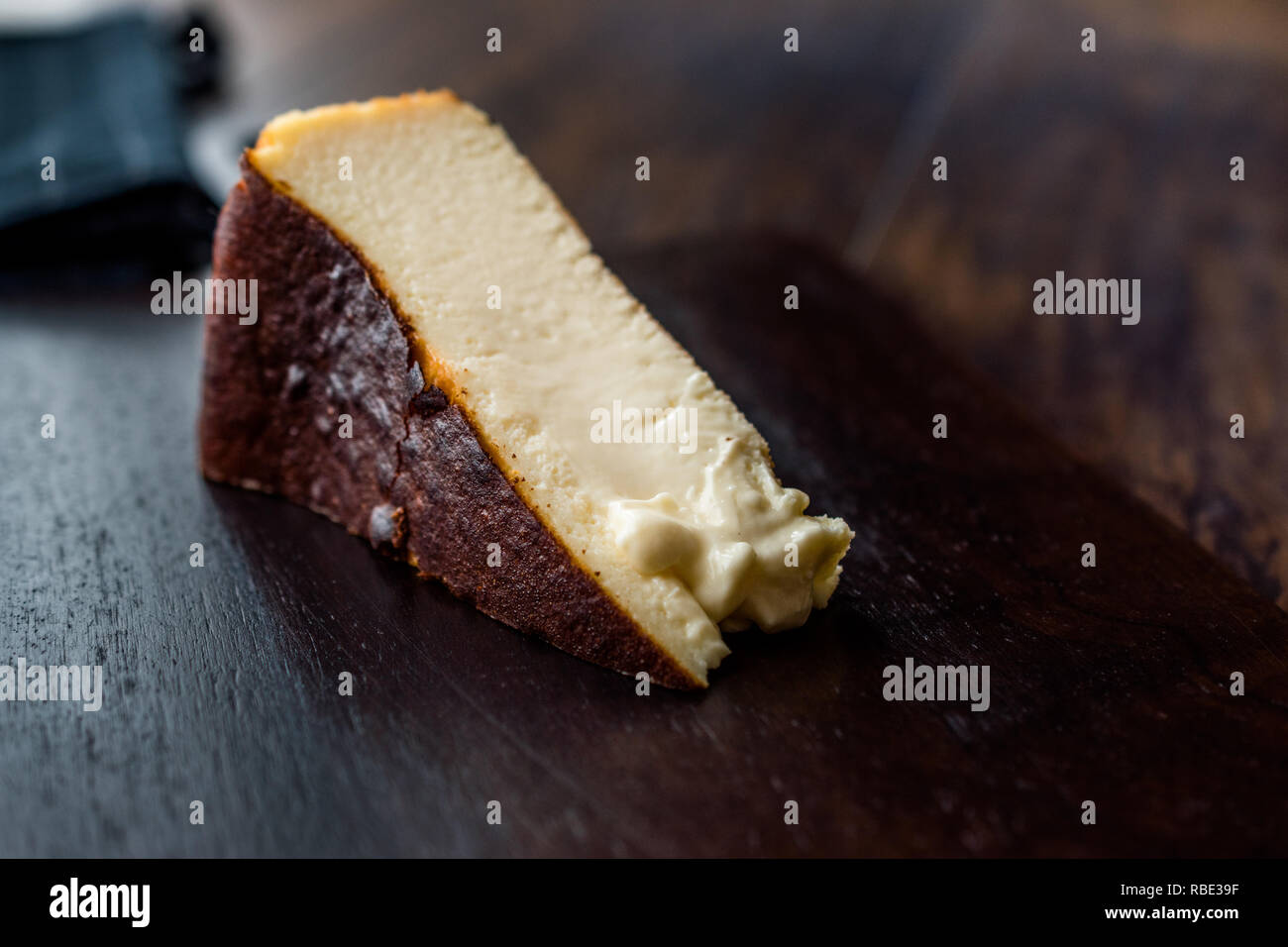 San Sebastian Cheesecake in Silver Plate / Creamy Plain New York Style ...