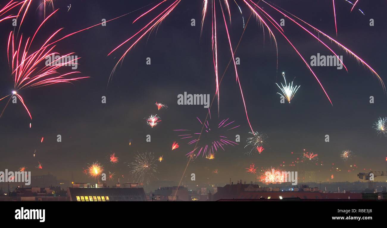 Vienna new year fireworks hi-res stock photography and images - Alamy