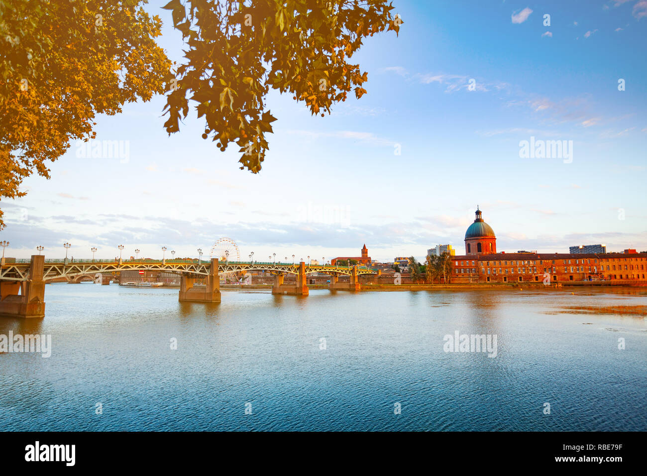 Toulouse town centre and river hi-res stock photography and images - Alamy