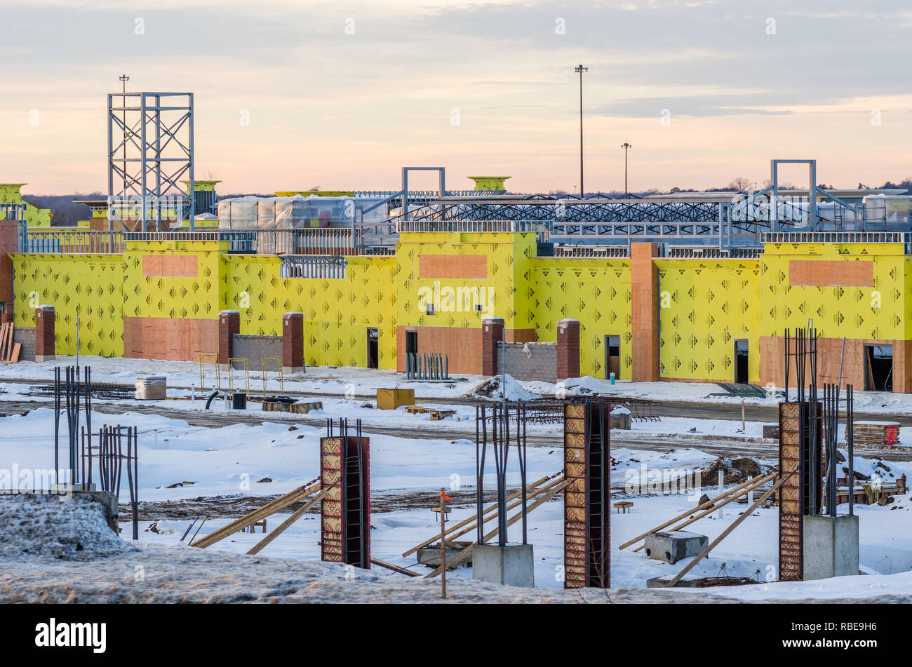 Strip mall under construction in suburban Minneapolis Stock Photo - Alamy