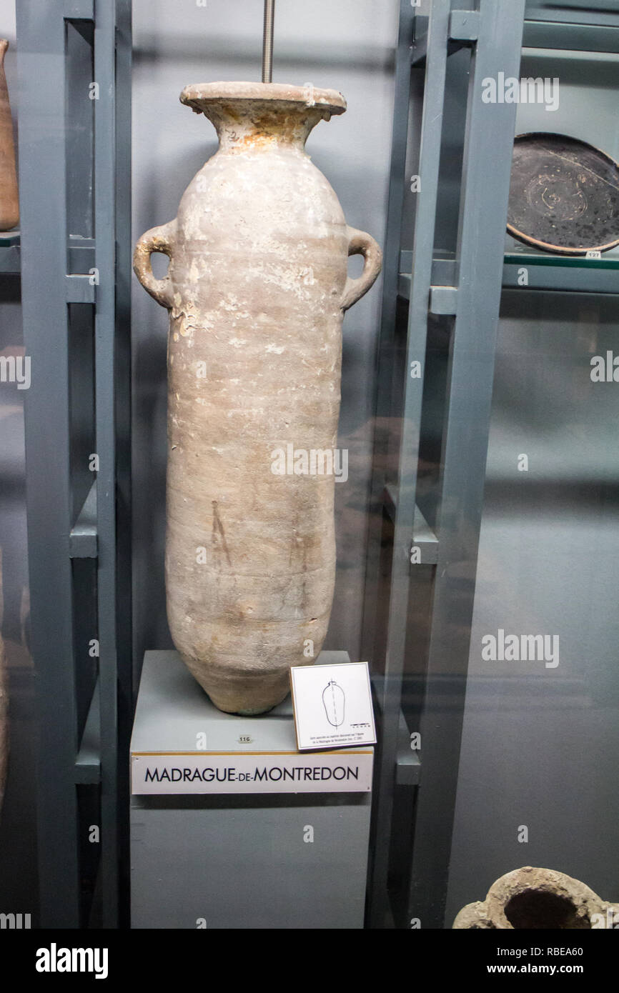 Musée des Docks Romains in Marseille : Punic amphora Stock Photo - Alamy