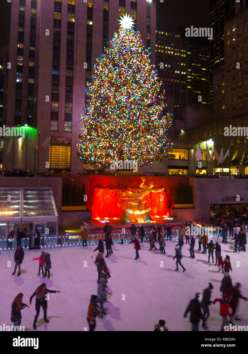 THE RINK AT ROCKEFELLER CENTER Stock Photo - Alamy