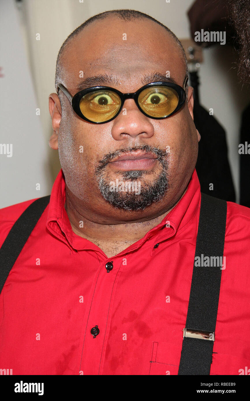 NEW YORK - MARCH 15: ***EXCLUSIVE*** Stew poses back stage as Founder ...