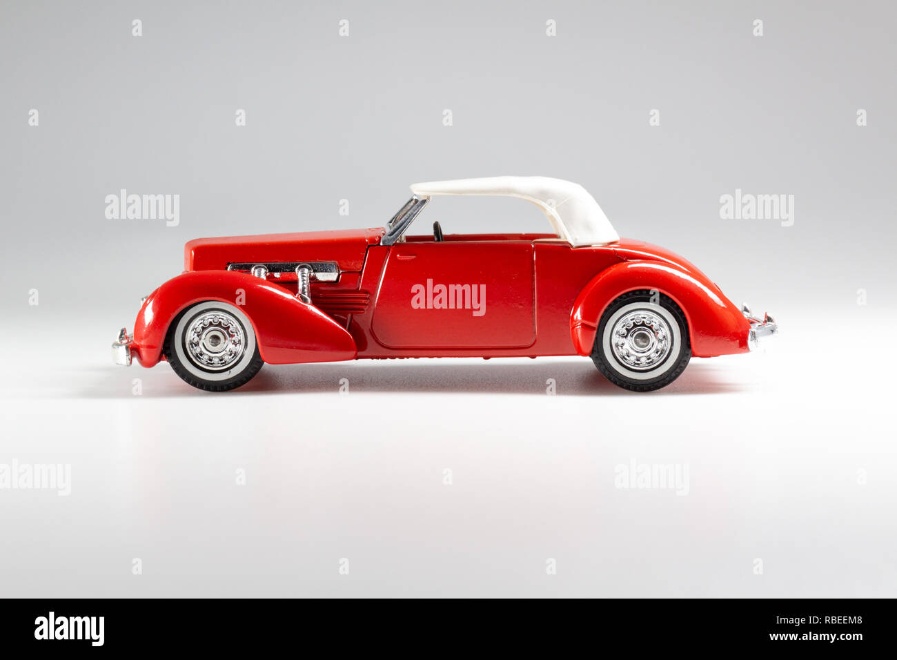 Matchbox Models of Yesteryear Y-18 Cord 812 Coupe 1937 Stock Photo - Alamy