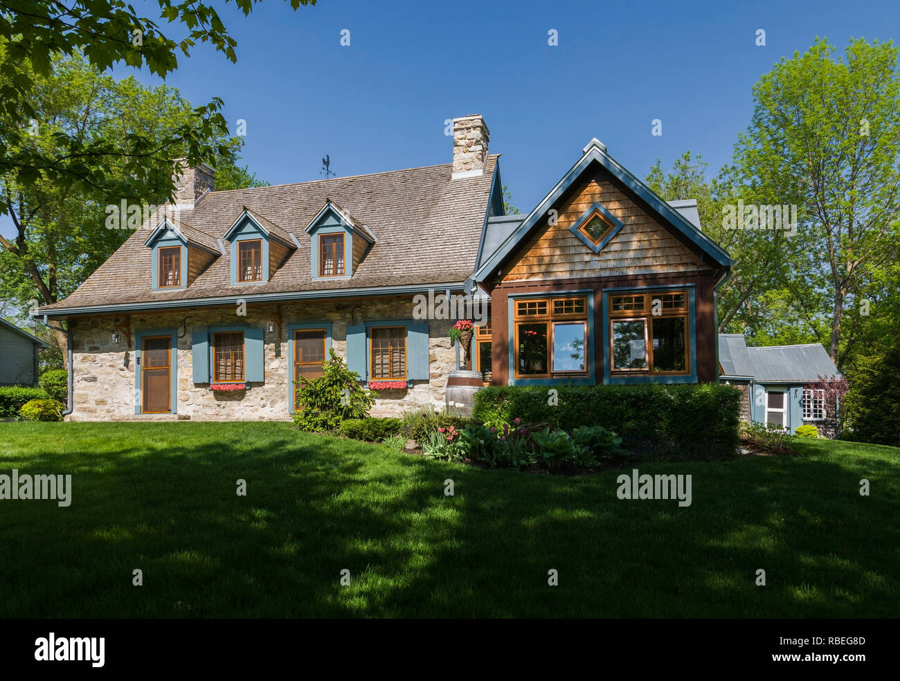 18th Century Fieldstone Cottage Style Stock Photos & 18th Century ...