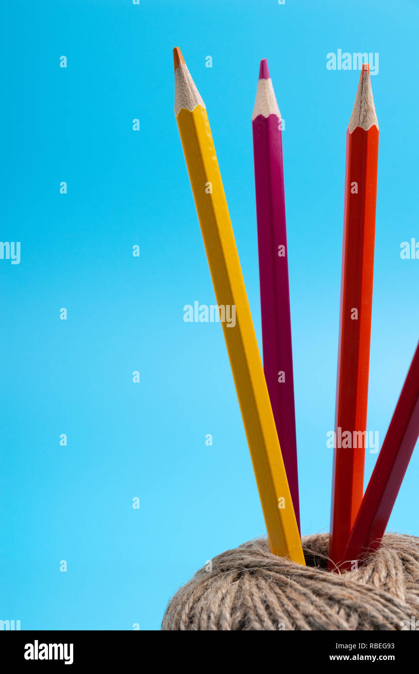 String pencil circle hi-res stock photography and images - Alamy