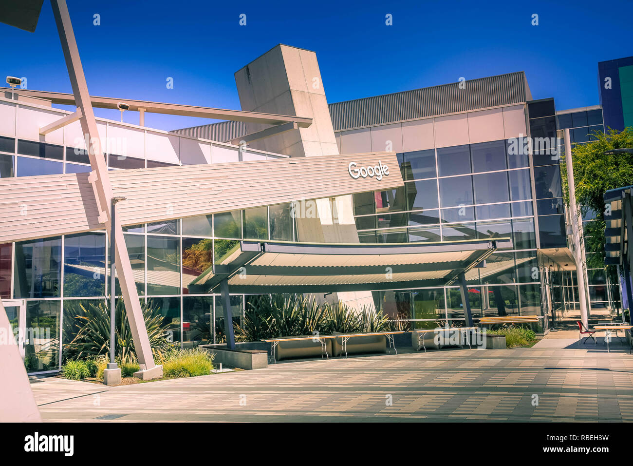 Mountain View, CA/USA - May 21, 2018: Exterior view of a Googleplex ...