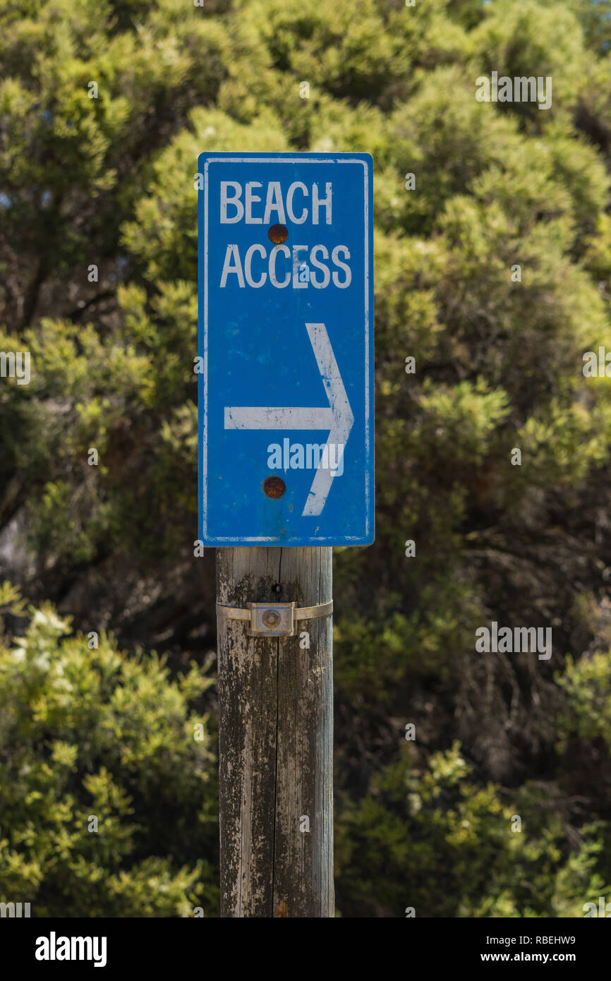 Beach access sign Stock Photo - Alamy