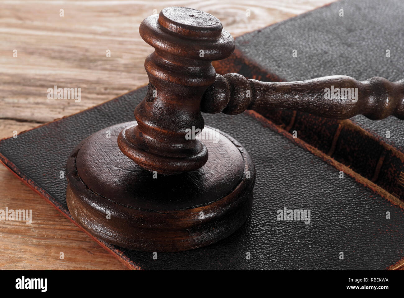 Judge mallet hi-res stock photography and images - Alamy