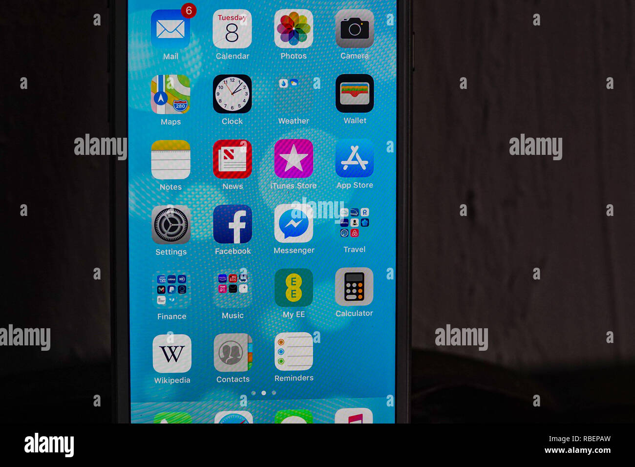 Apple iPhone 7+ screen with various icons showing Stock Photo - Alamy