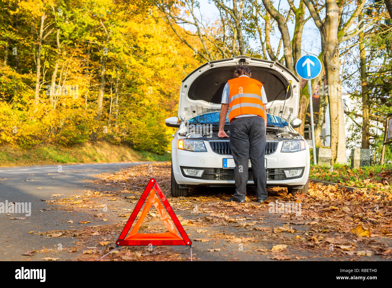 Breakdown lkw hi-res stock photography and images - Alamy