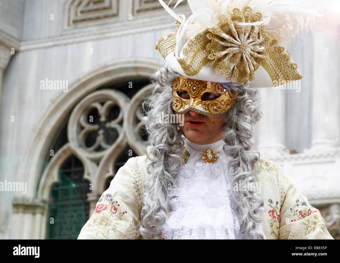 Man masquerading as an aristocrat at the Venice carnival. Italy Stock ...